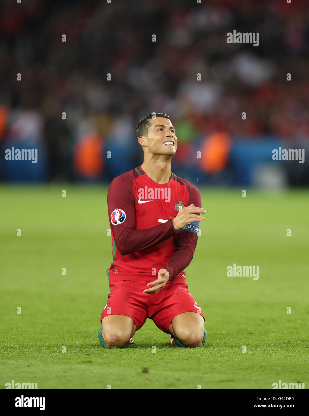 Cristiano ronaldo 2016 paris hi-res stock photography and images - Alamy