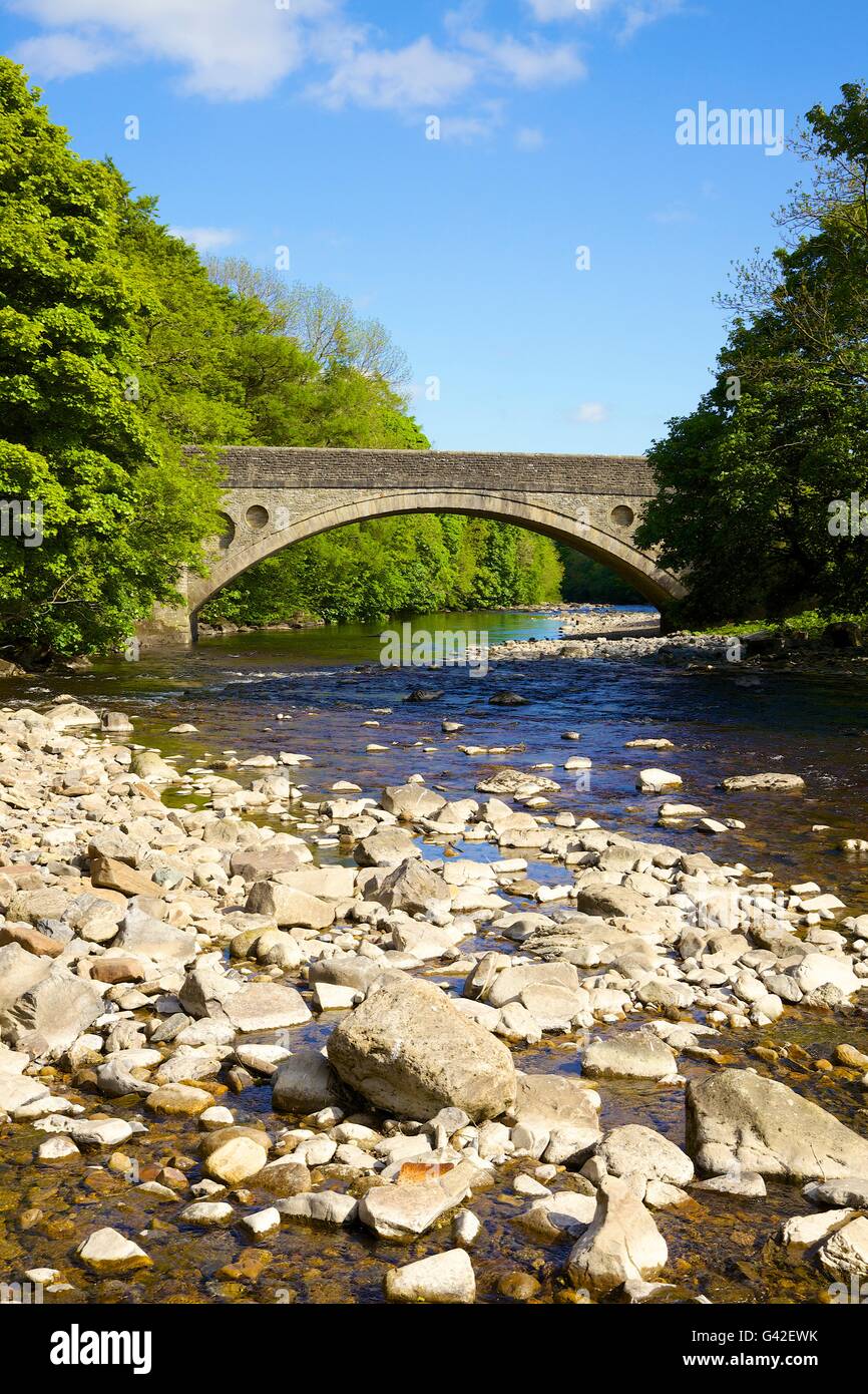 Middleton Bridge over the River Tees, Road bridge on the B6277 ...