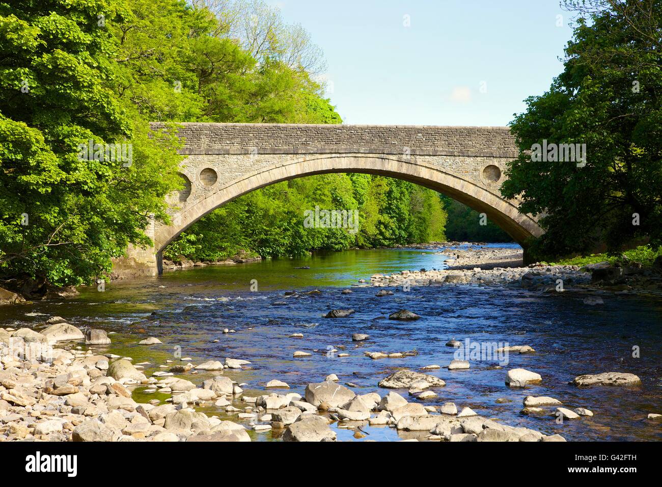 Middleton Bridge over the River Tees, Road bridge on the B6277 ...