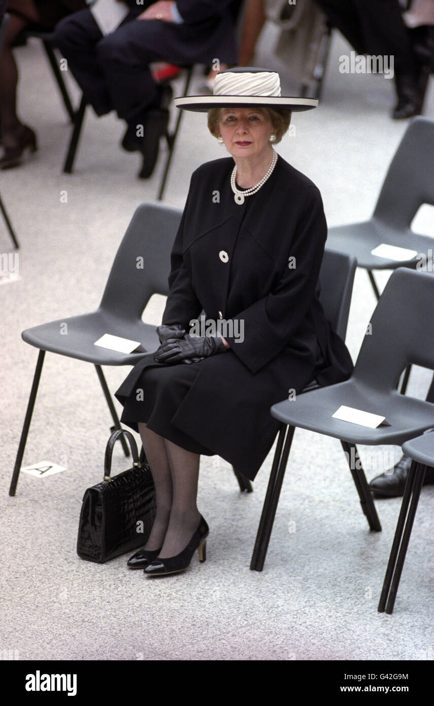 Margaret Thatcher Handbag Stock Photos & Margaret Thatcher Handbag ...