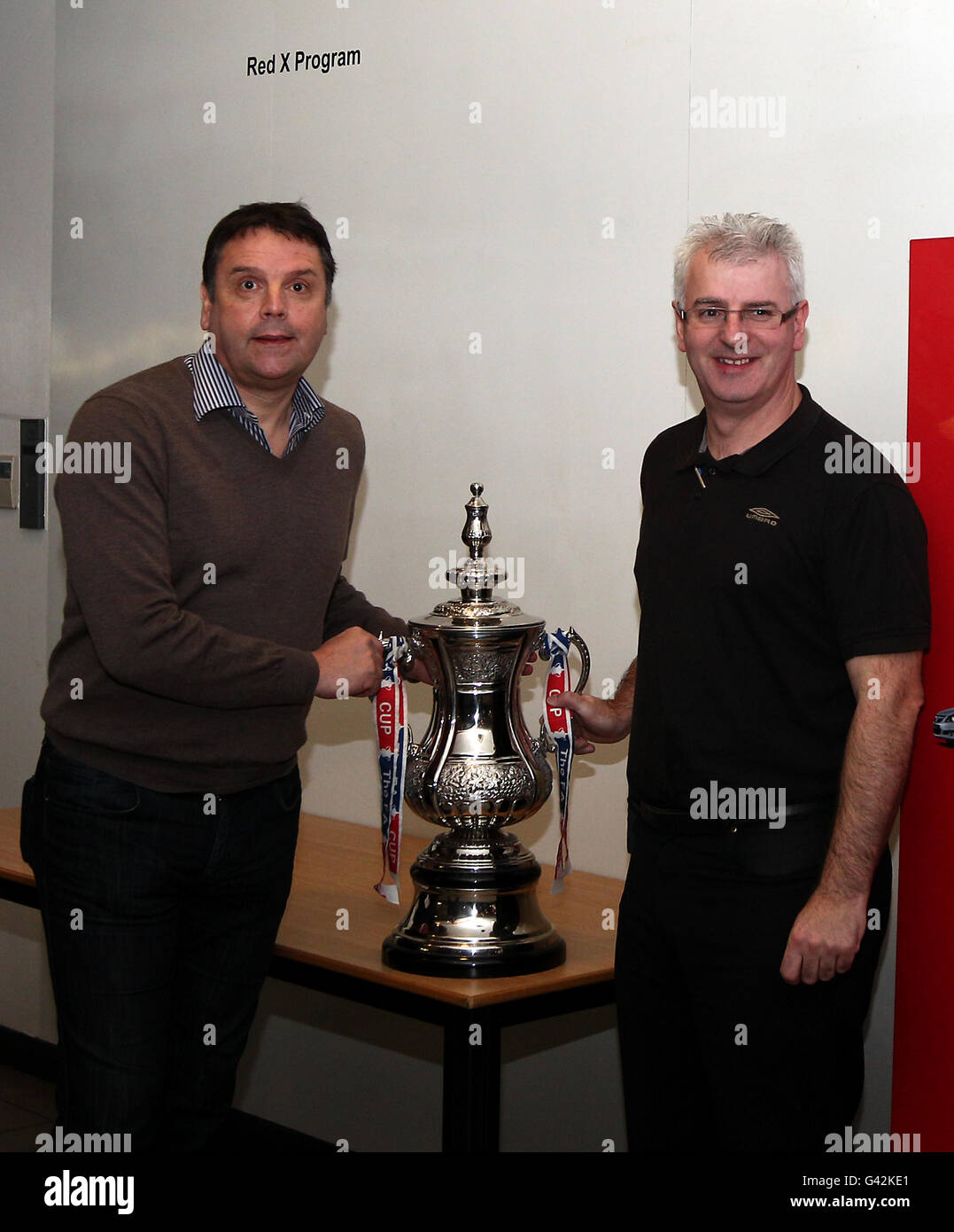 Former everton player graeme sharp left hi-res stock photography and ...