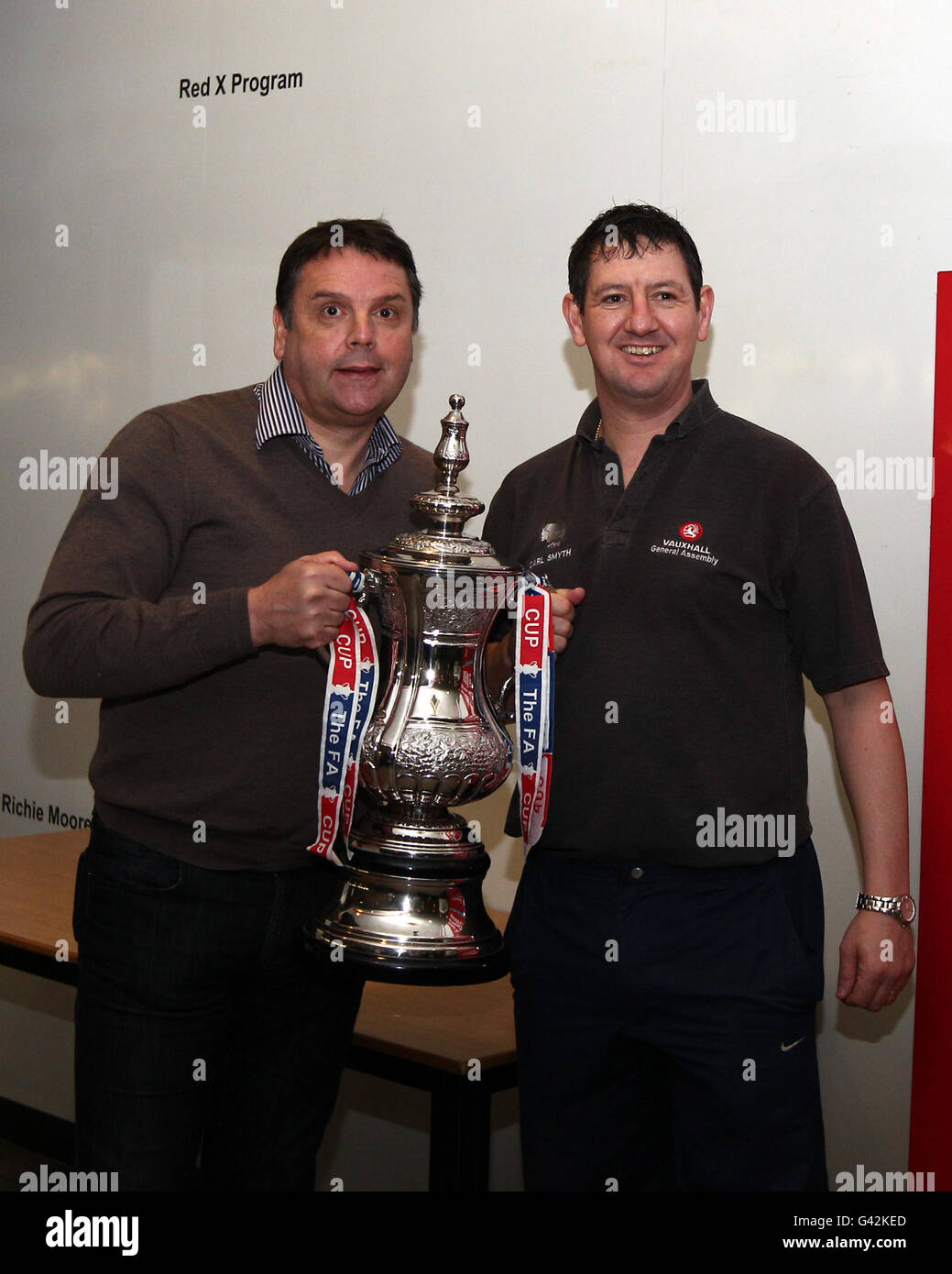 Former everton player graeme sharp hi-res stock photography and images ...