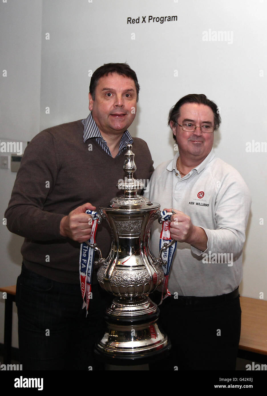 Former everton player graeme sharp left hi-res stock photography and ...