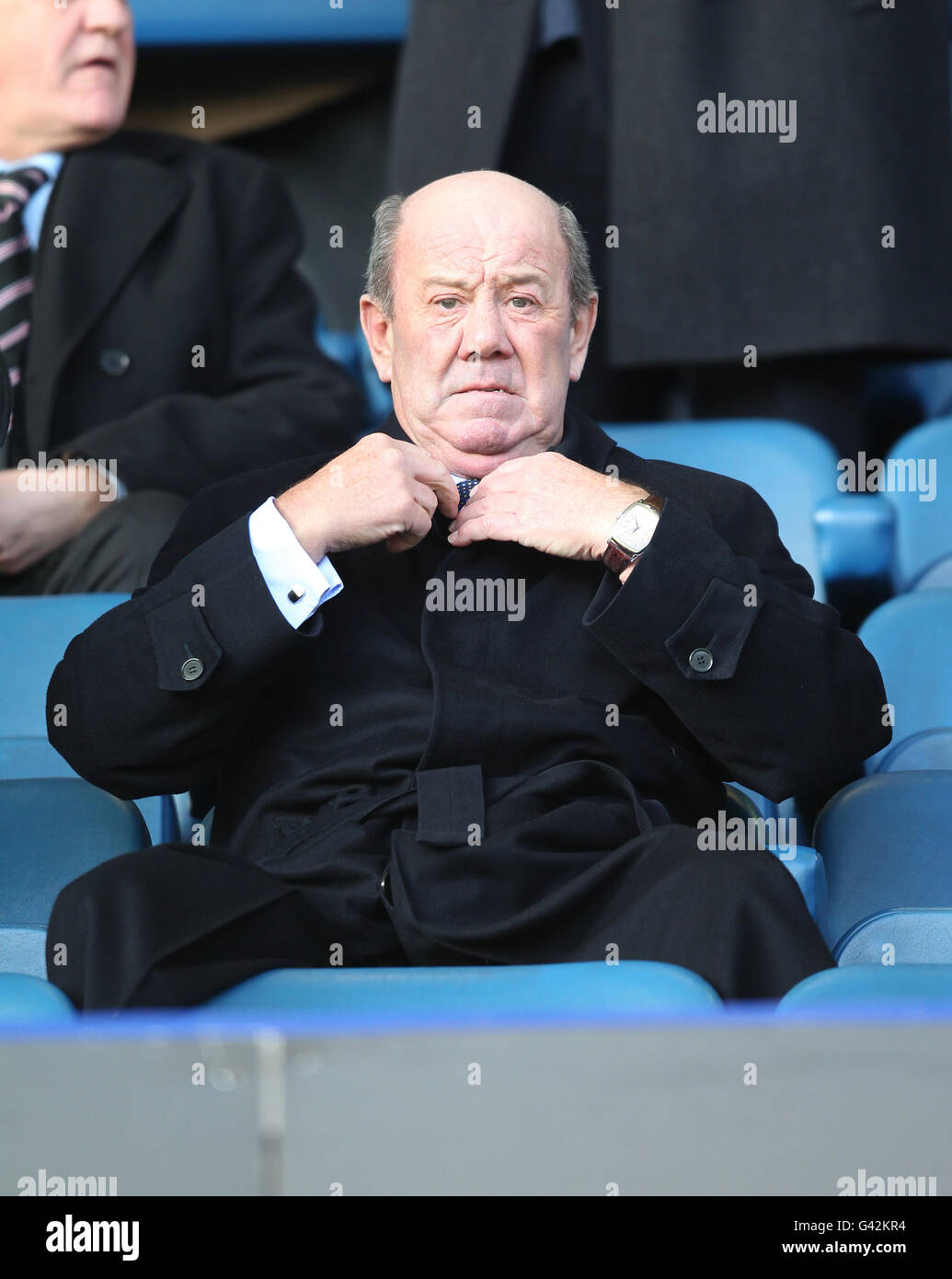 Former everton manager howard kendall in the stands hi-res stock ...