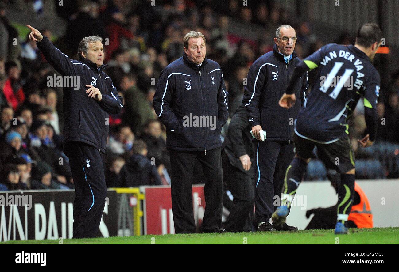 Tottenham hotspur assistant manger kevin bond left hi-res stock ...