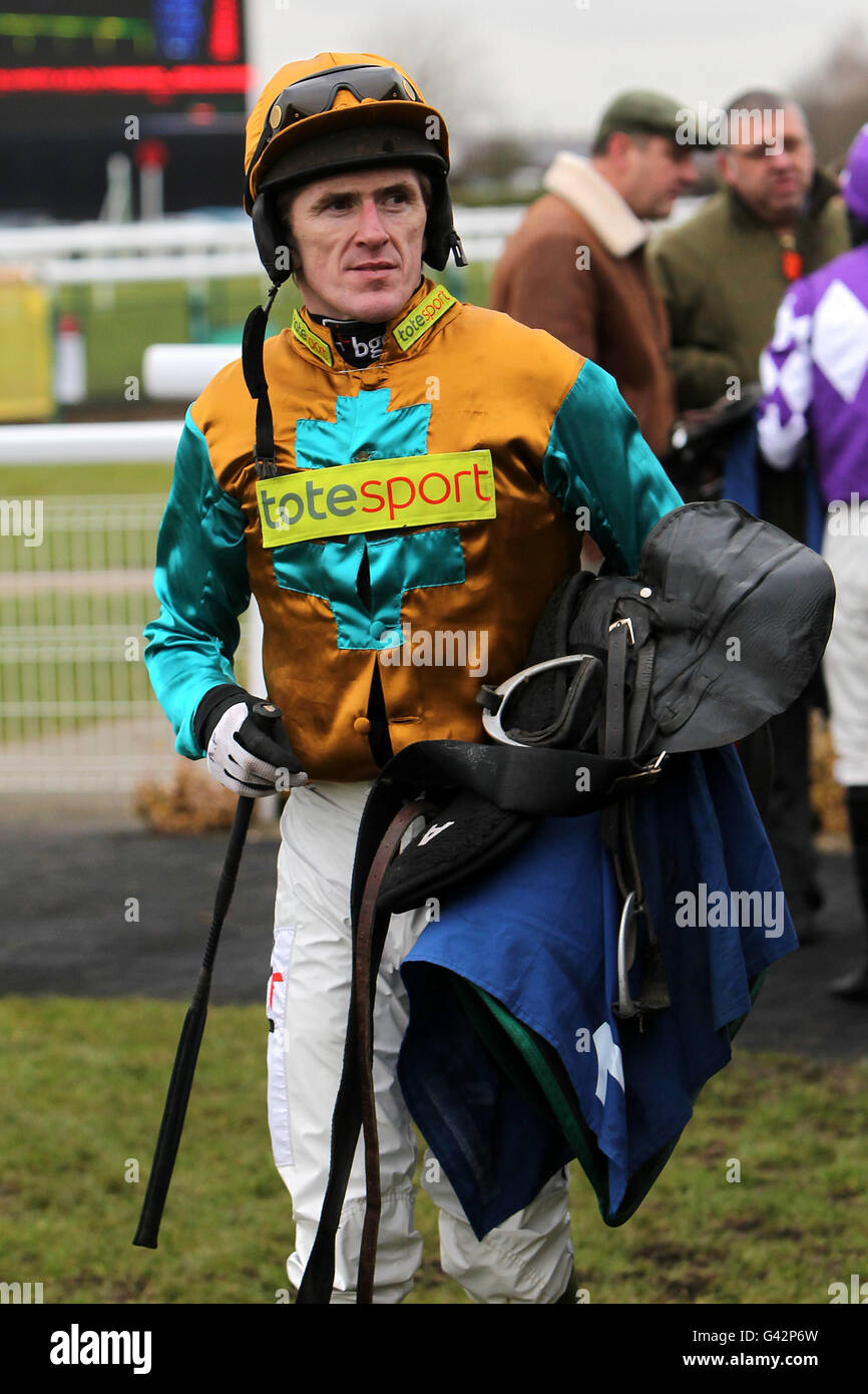 Tony mccoy jockey hi-res stock photography and images - Alamy