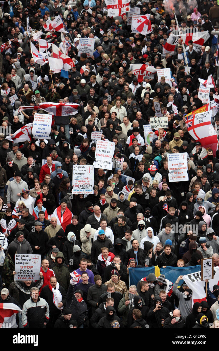 Protest Luton Demonstrating General View Gv Flags Placard Mangsm High ...