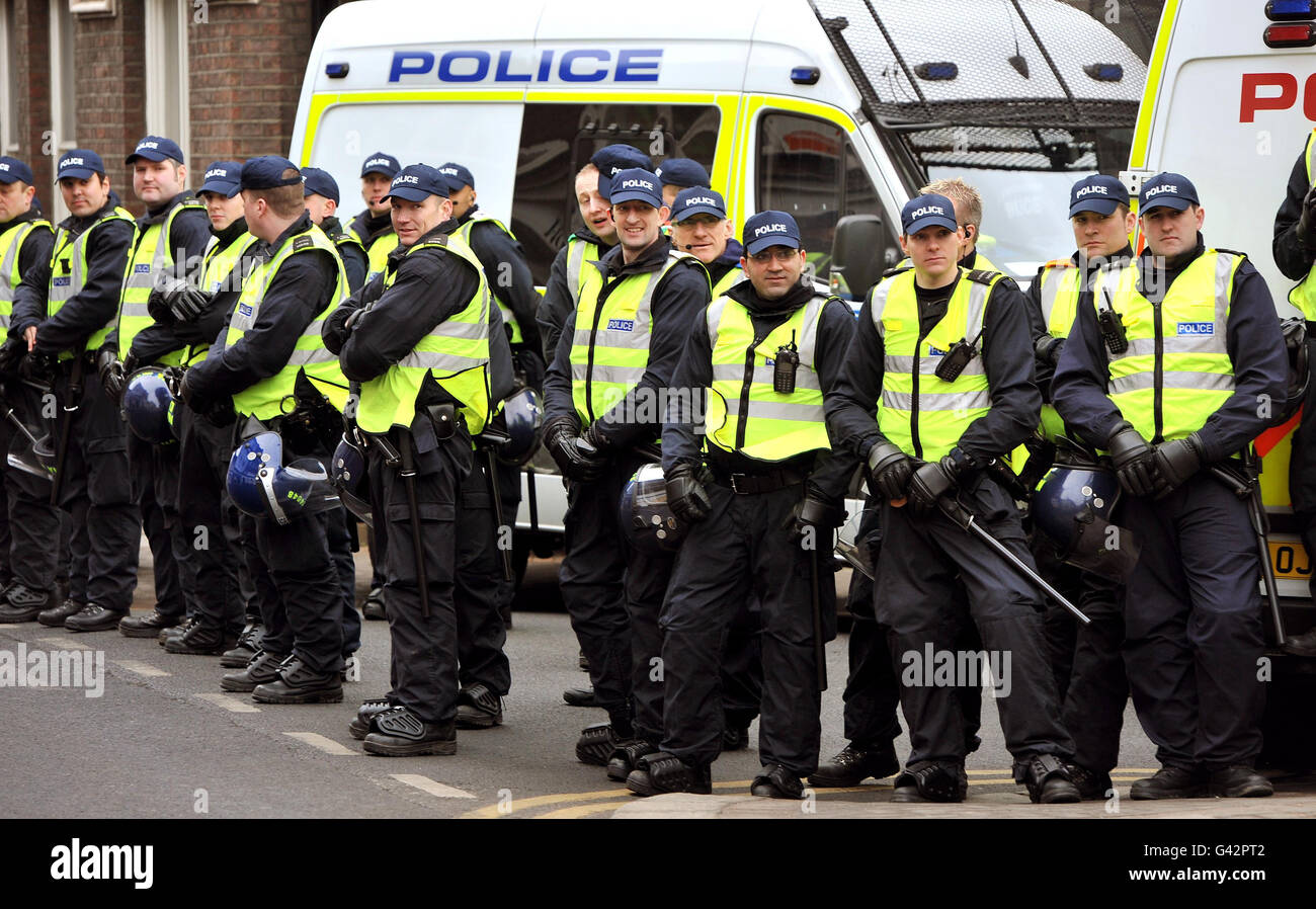 EDL demonstration in Luton Stock Photo - Alamy