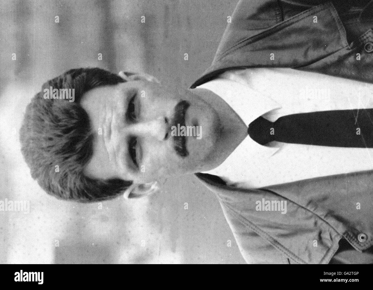 COURTS Eddie Gilfoyle Stock Photo - Alamy