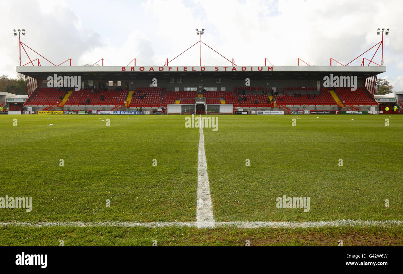 Soccer blue square premier league crawley town wrexham broadfield ...