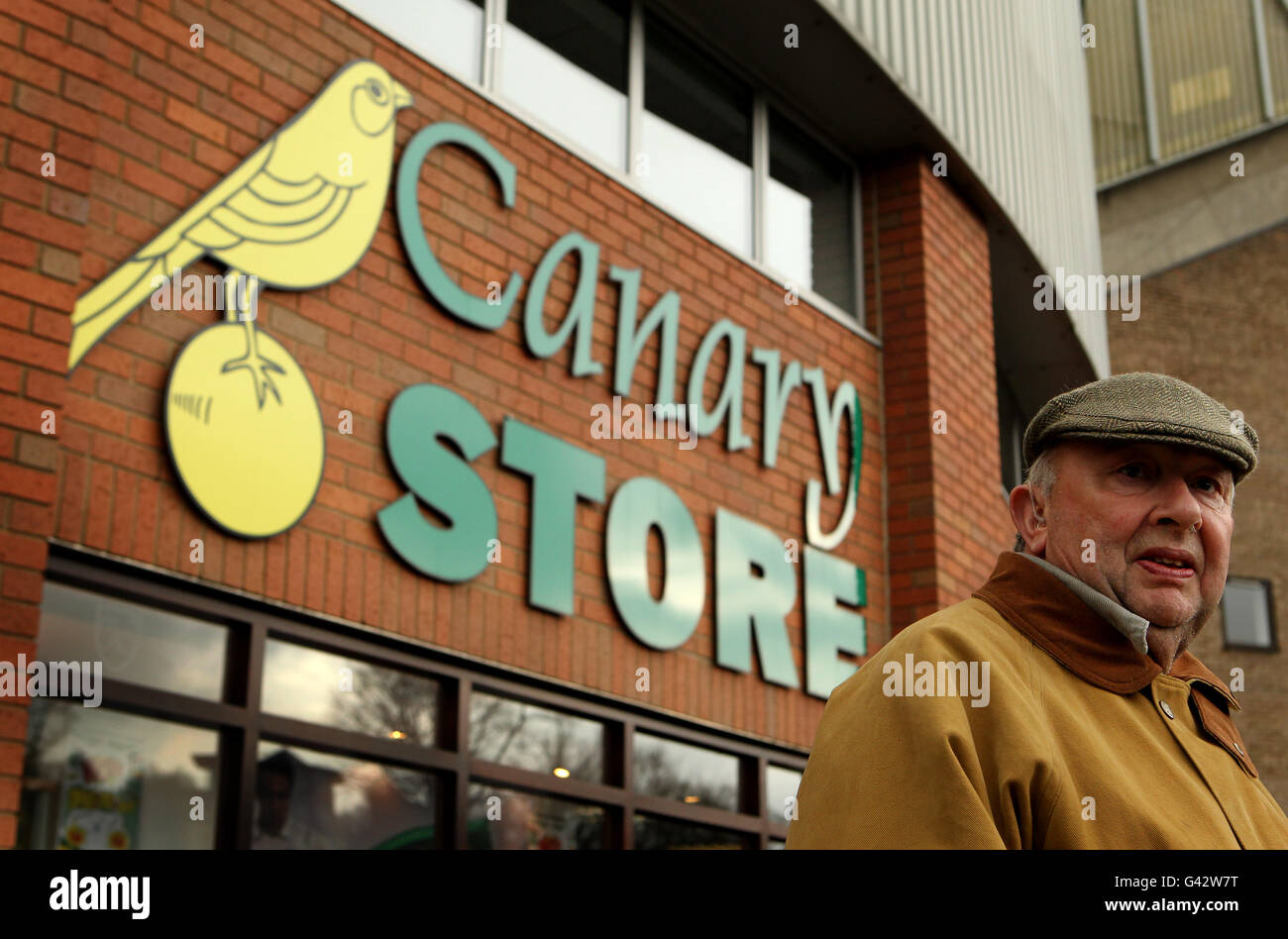 Norwich city football club shop hi-res stock photography and images - Alamy