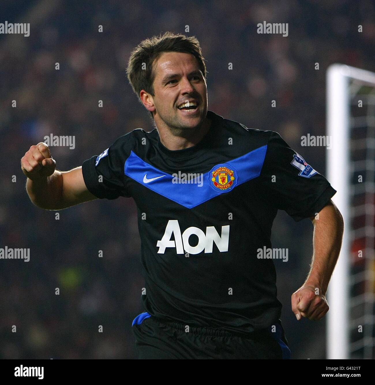 Michael owen manchester united goal hi-res stock photography and images ...