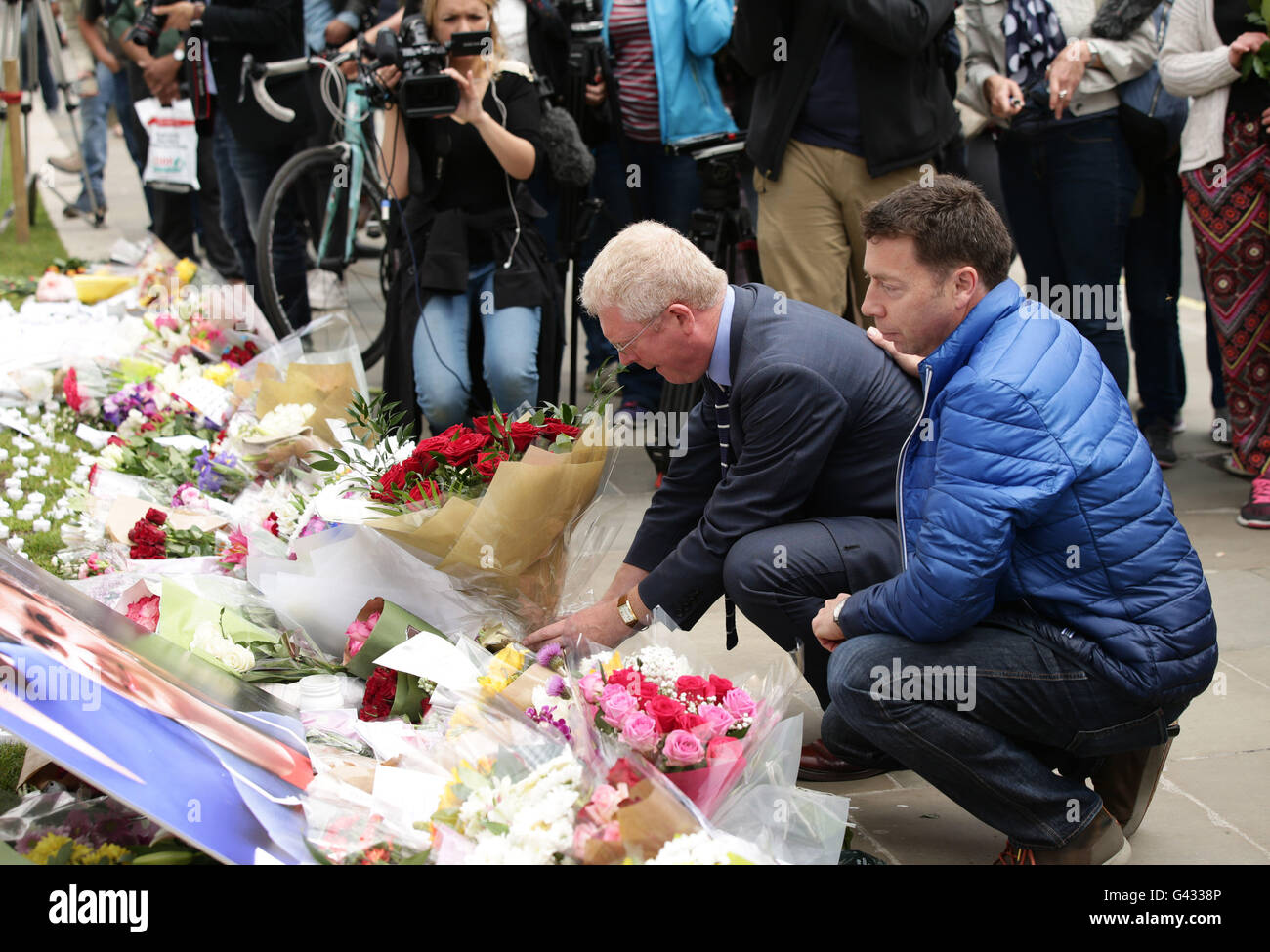 John cryer mp hi-res stock photography and images - Alamy