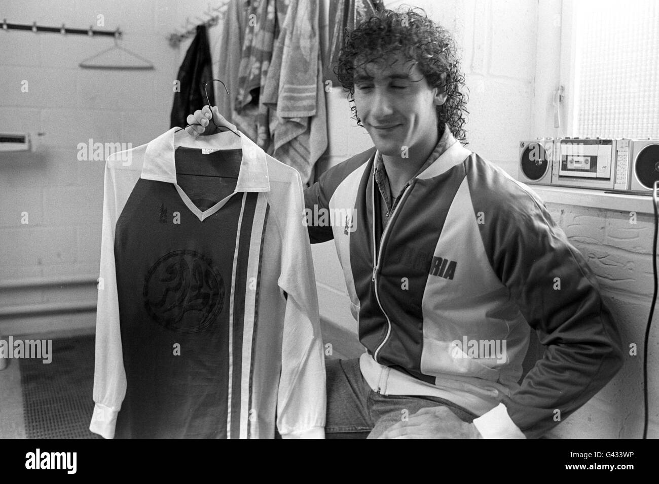 Meadow lane nottingham Black and White Stock Photos & Images - Alamy