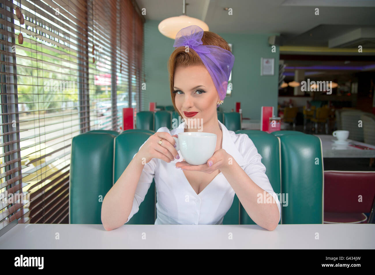 Pinup girl 1960s hi-res stock photography and images - Alamy