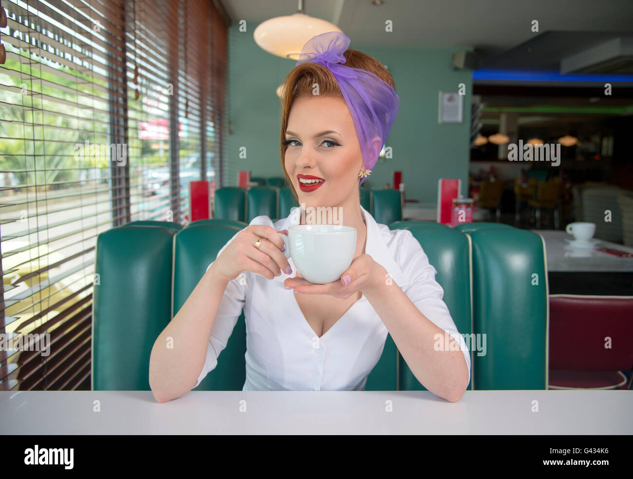 Pinup girl 1960s hi-res stock photography and images - Alamy