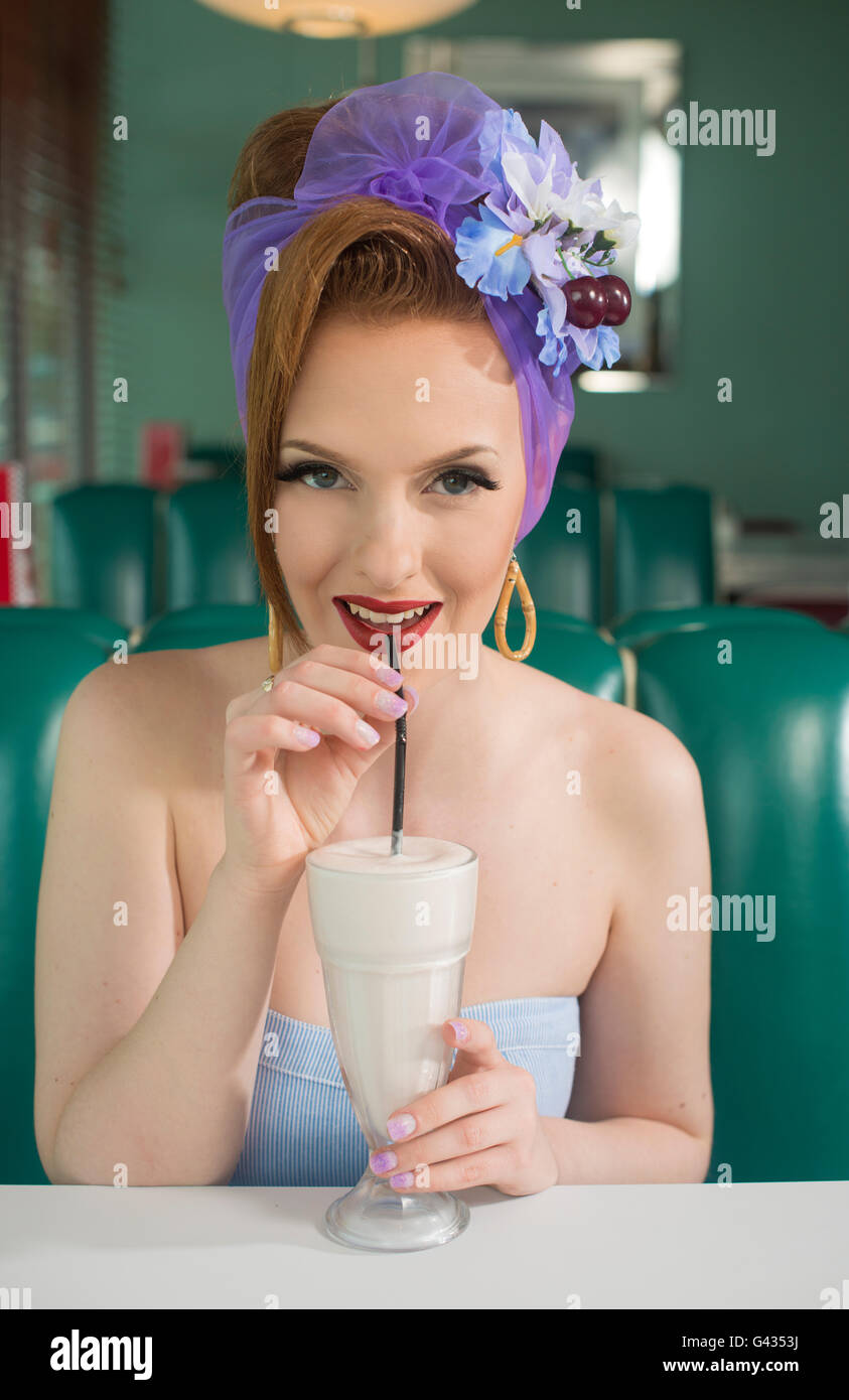 1960's fashion model heels hi-res stock photography and images - Alamy