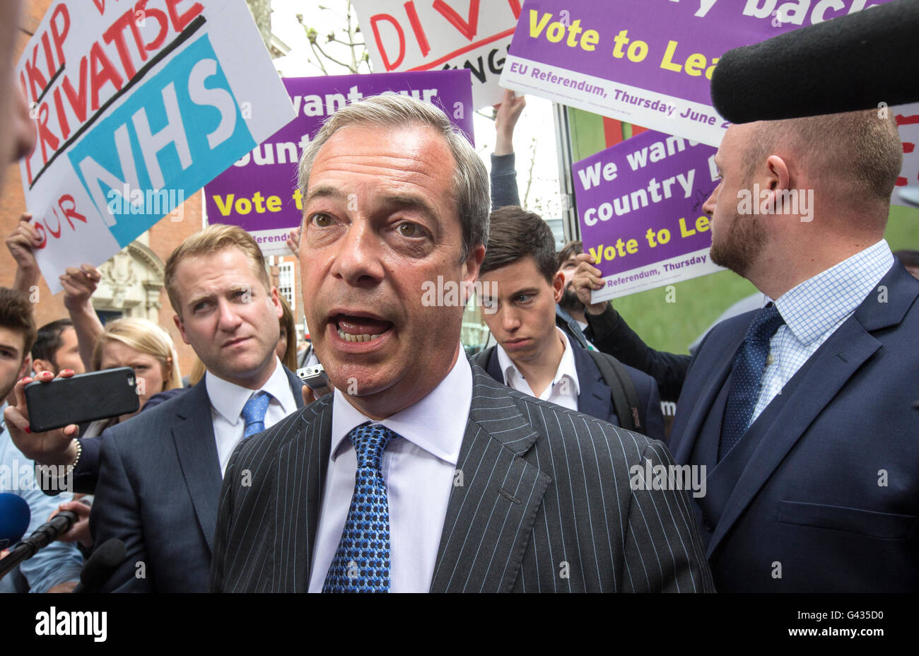 Nigel Farage unveils and discusses UKIP's new poster 'Breaking Point ...