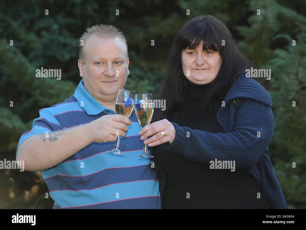 Susan and lee mullen celebrate winning 4 hi-res stock photography and ...