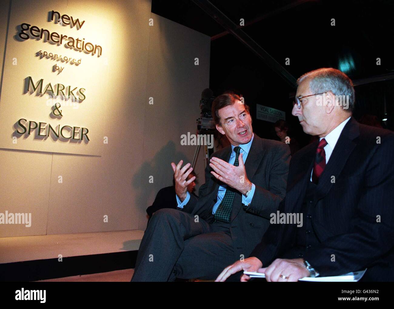 LANG AT FASHION SHOW Stock Photo - Alamy