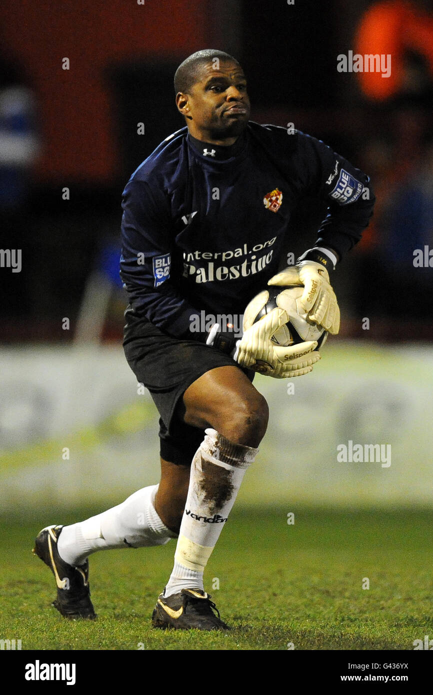 Kettering town goalkeeper hi-res stock photography and images - Alamy