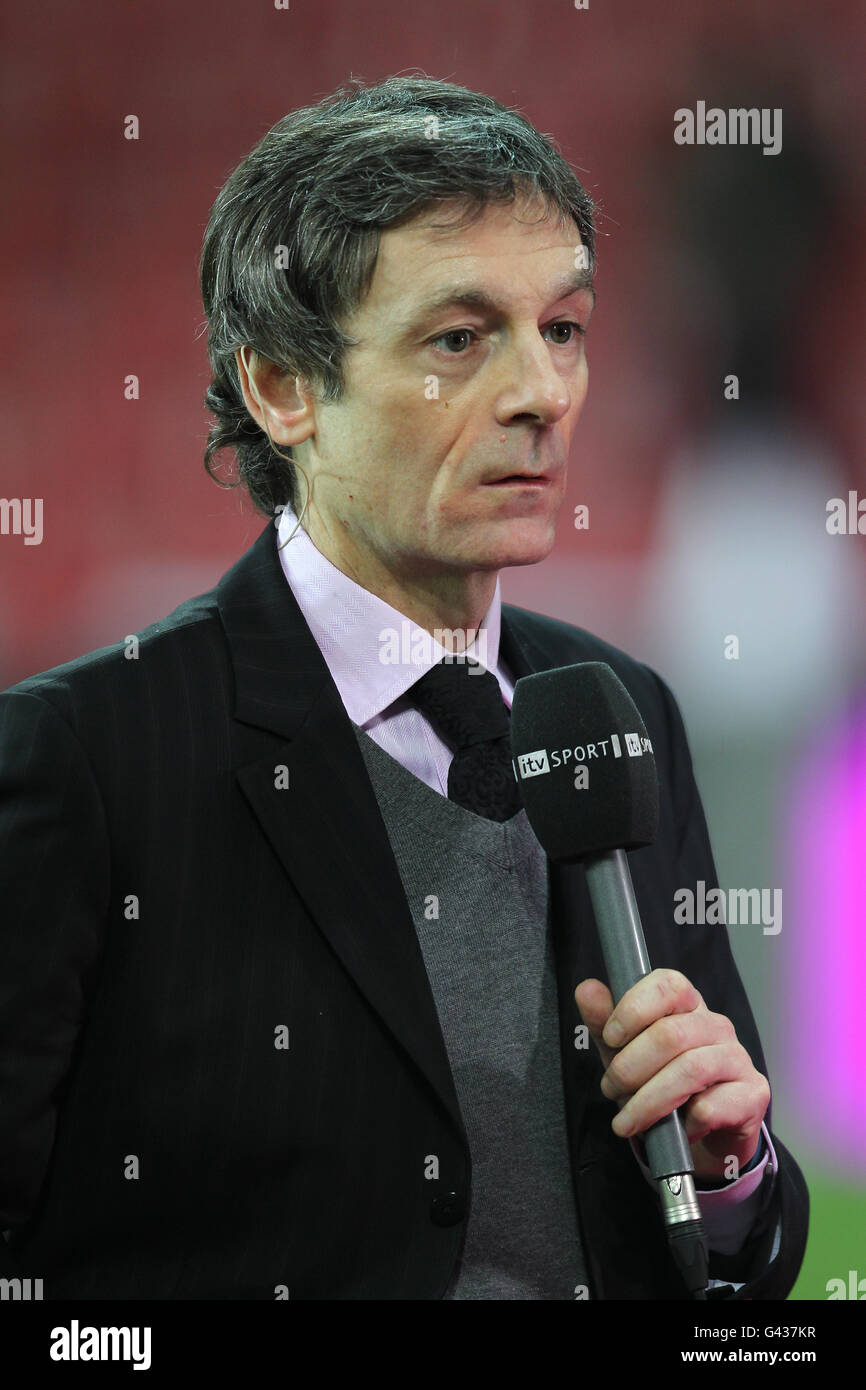 Gabriel clarke hi-res stock photography and images - Alamy