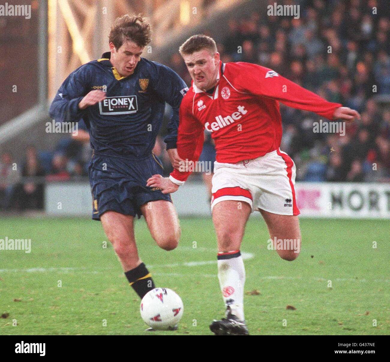 Wimbledons andy thorn left and jamie pollock of middlesbrough hi-res ...