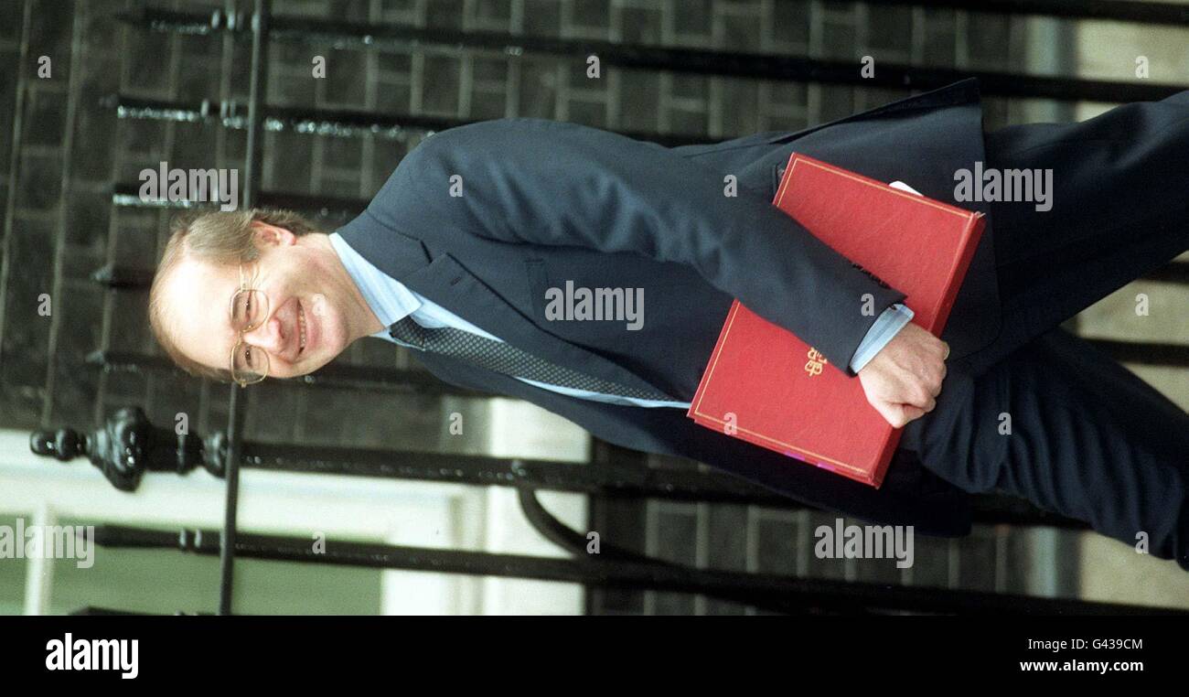 Sir nicholas lyell attorney general hi-res stock photography and images ...