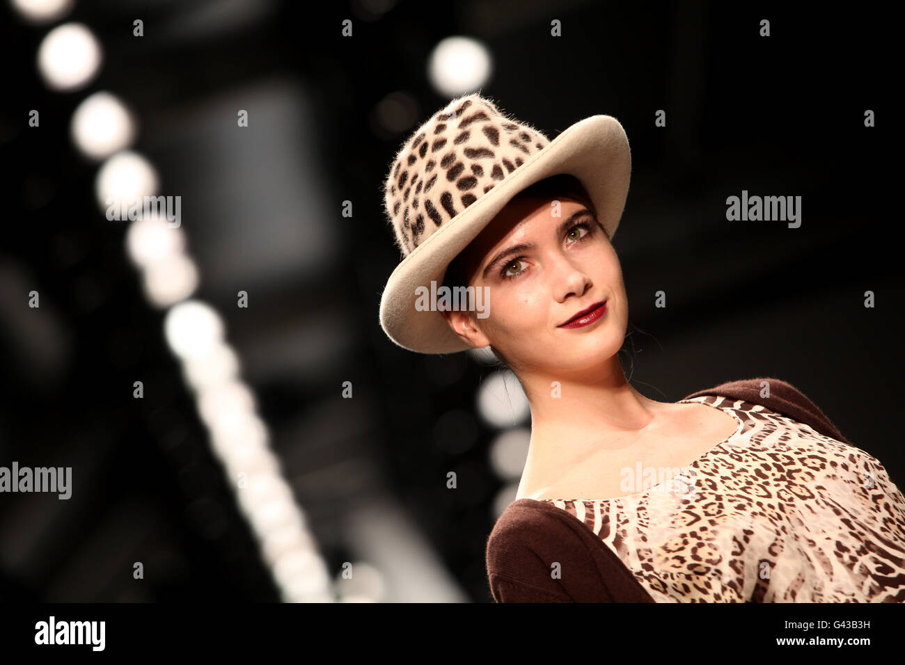 Caroline Charles Catwalk - London Fashion Week Stock Photo - Alamy