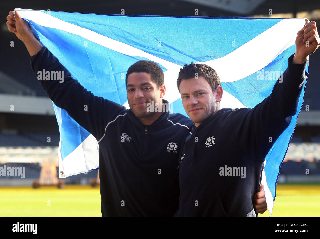 Joe ansbro nick de luca right team announcement murrayfield hi-res ...
