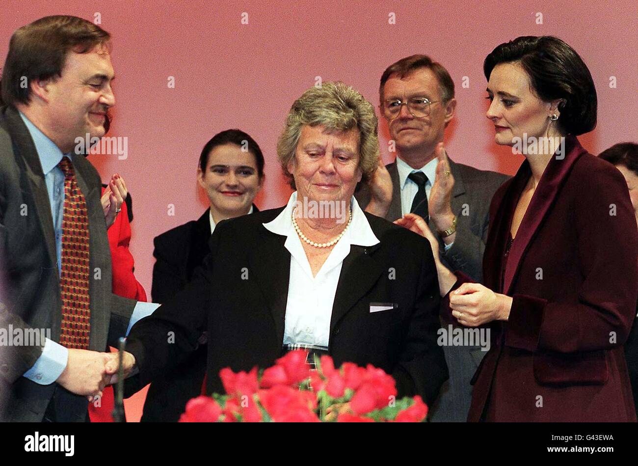 Lady wilson labour front bench hi-res stock photography and images - Alamy