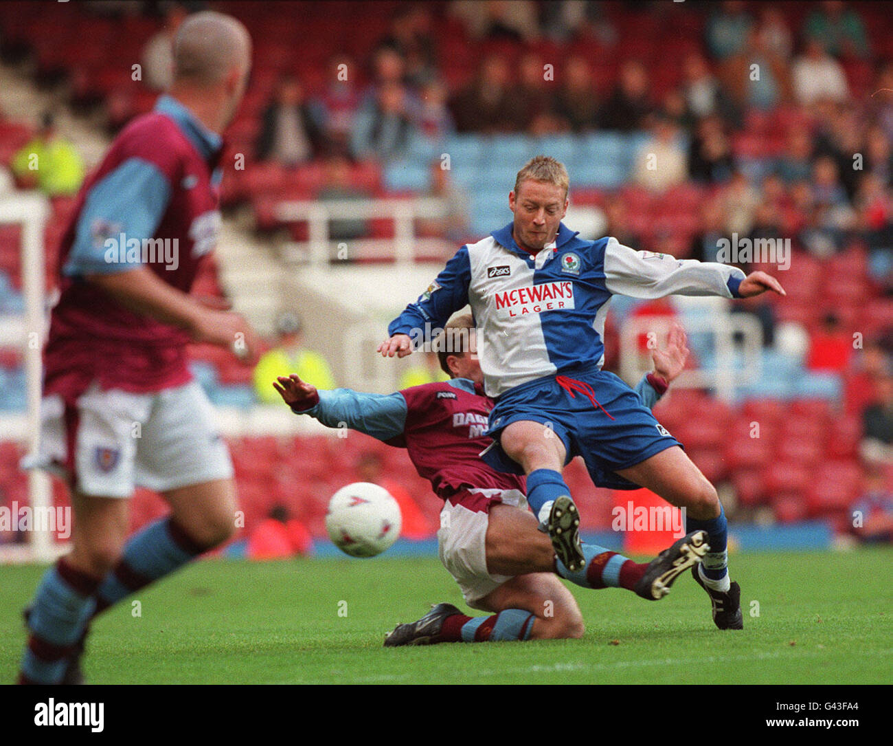 Sport football action tackling sptup1 sport david batty hi-res stock ...