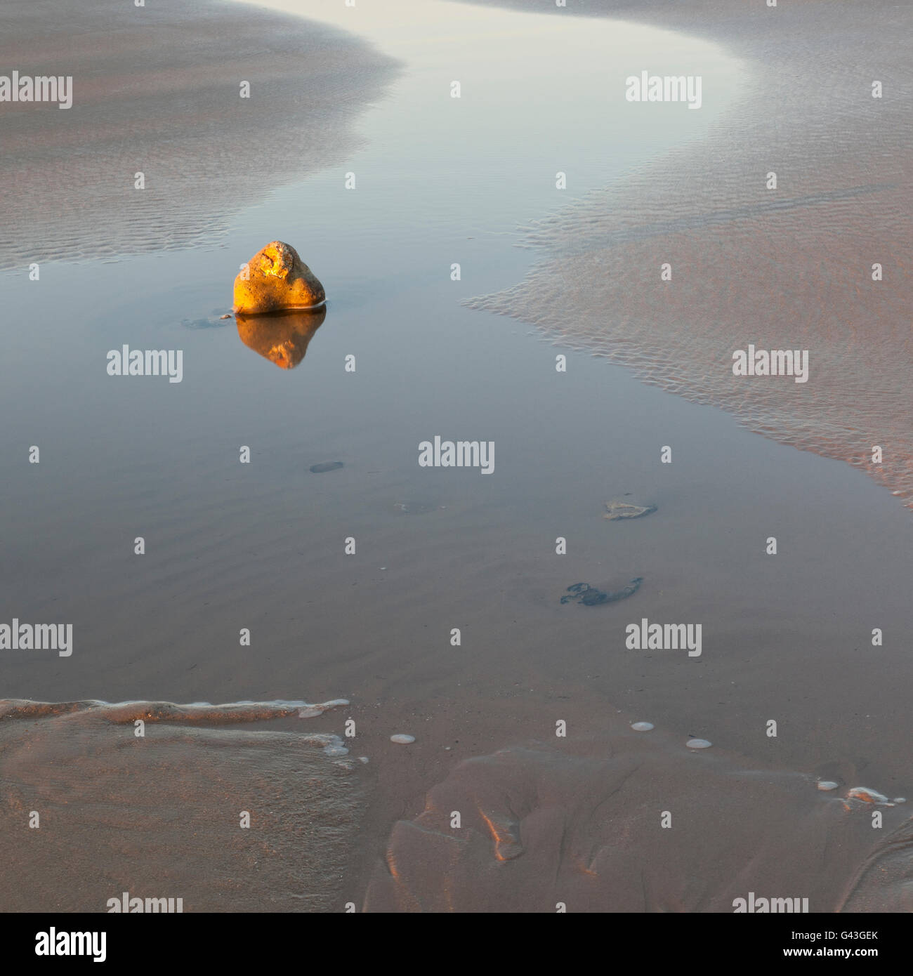 Golden sand stone hi-res stock photography and images - Alamy