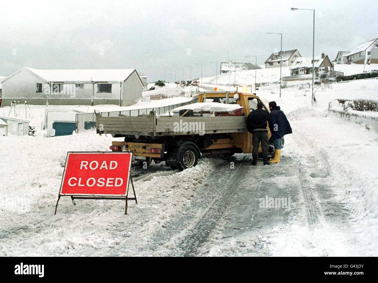 Snow and atrocious weather conditions block Lerwick's roads and cut off ...