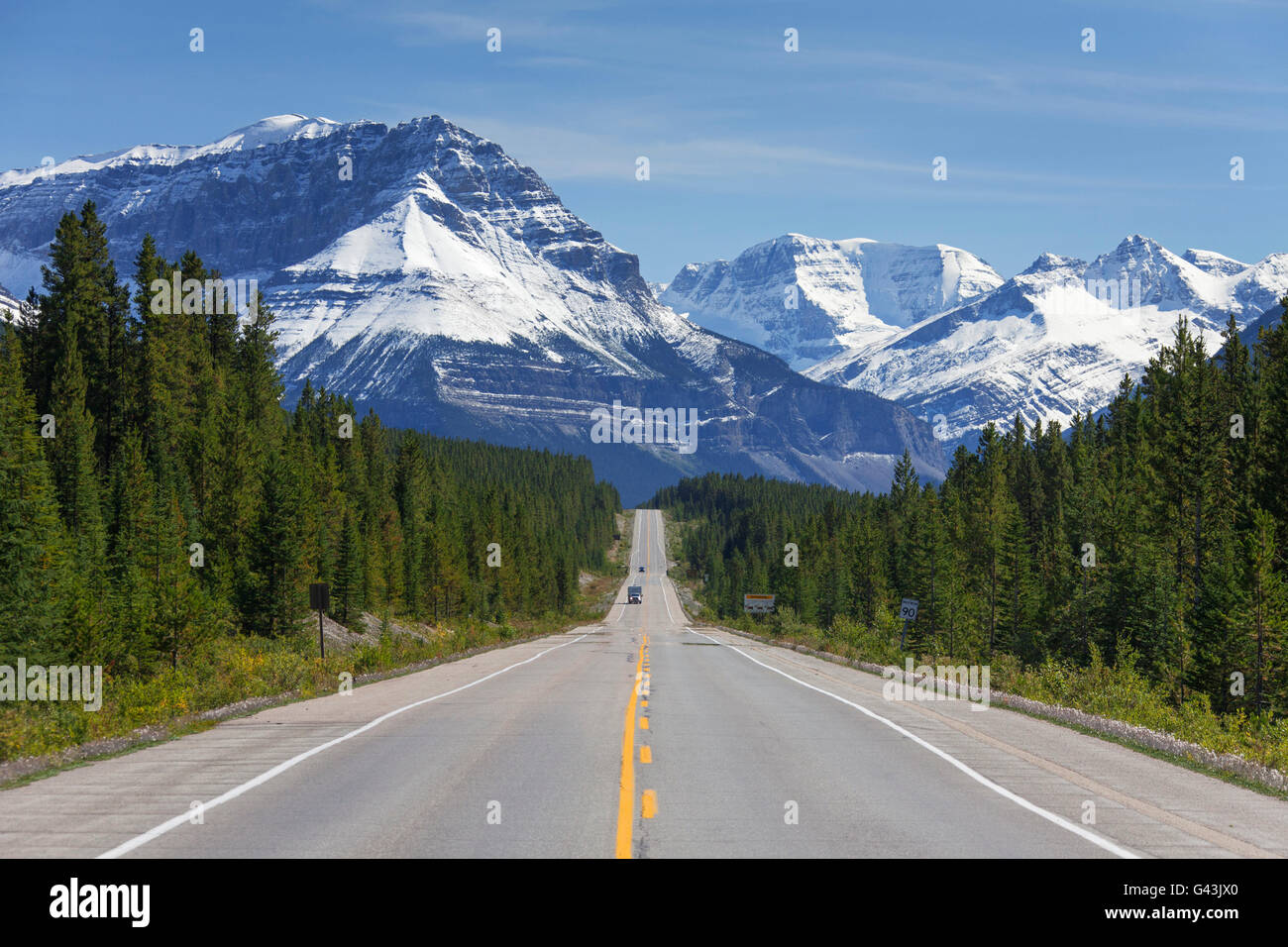 Icefields Parkway / Highway 93 in the Jasper National Park, Alberta ...