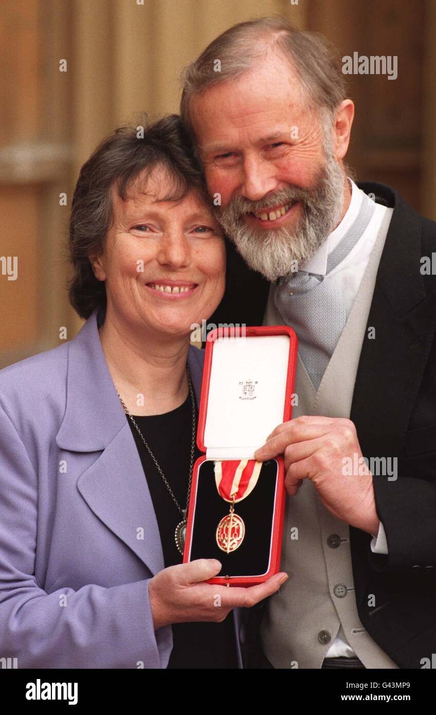 Mountaineer Chris Bonington with his wife, Wendy, at Buckingham Palace ...