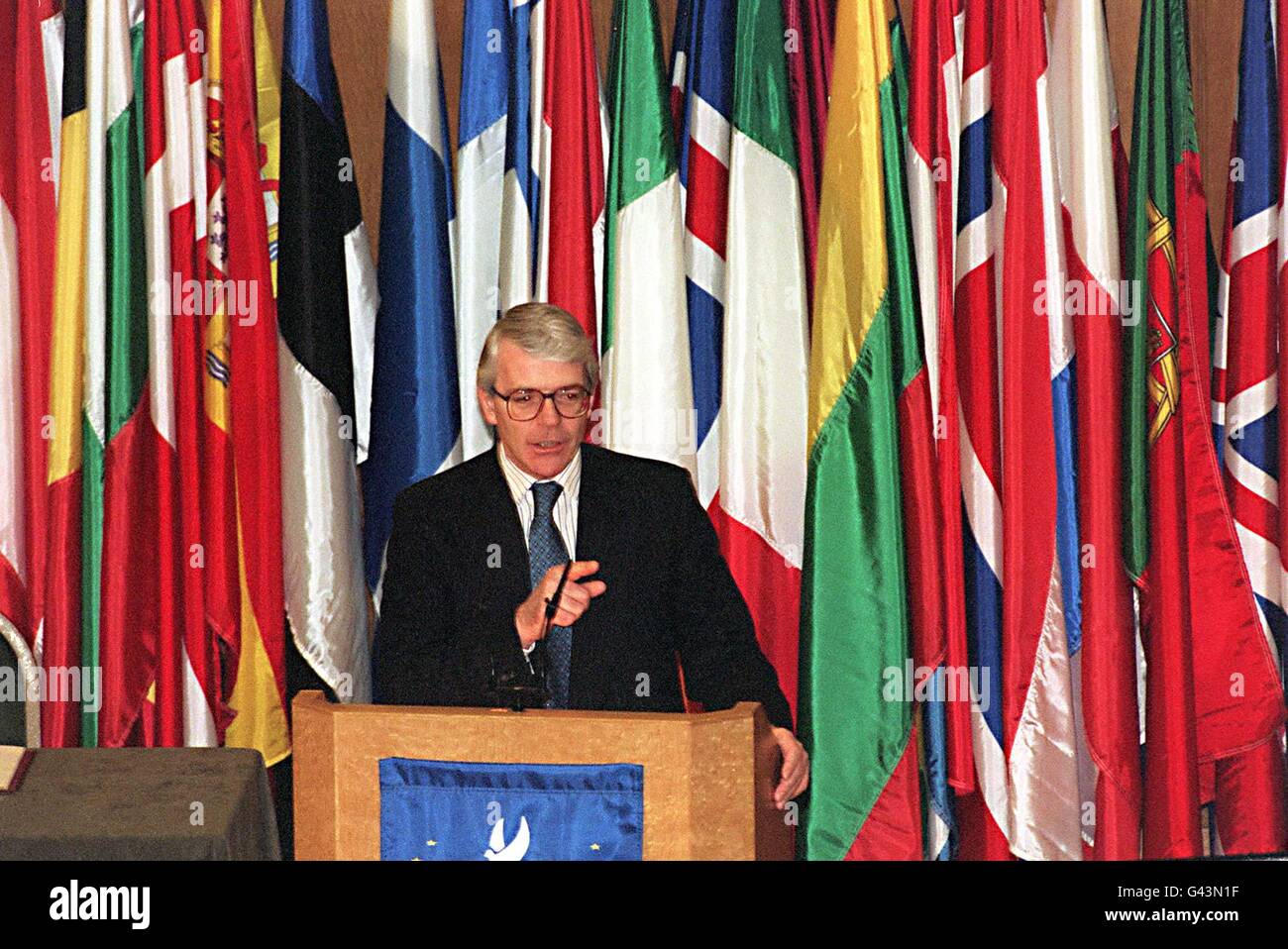 JOHN MAJOR ADDRESSES ASSEMBLEYU OF WESTERN EUROPEAN UNION Stock Photo ...