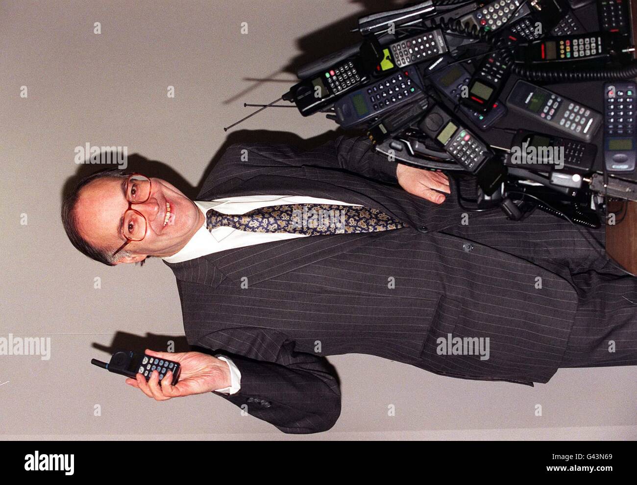 CRIME Howard/mobile phones Stock Photo - Alamy