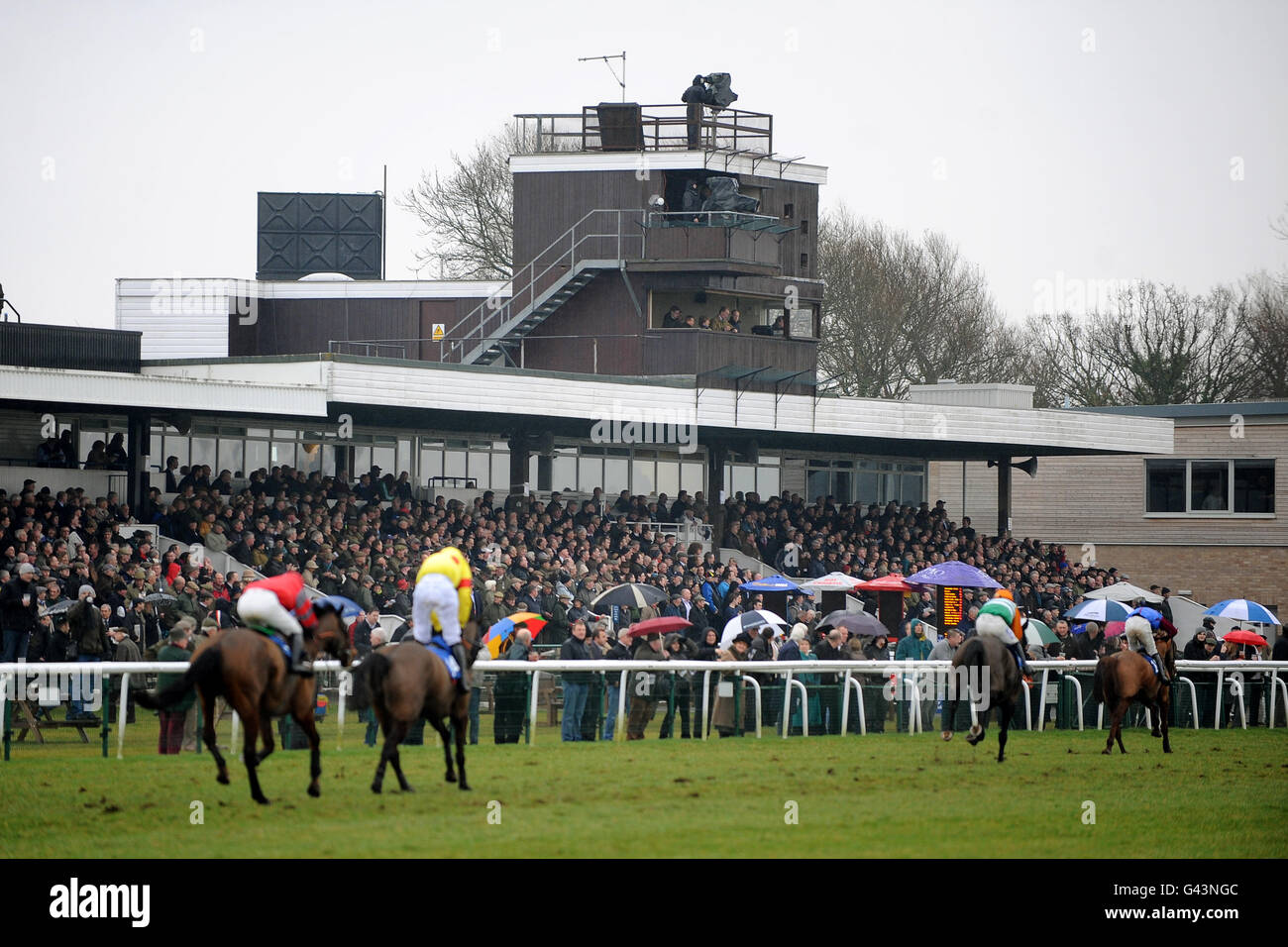 Huntingdon racecourse hi-res stock photography and images - Alamy