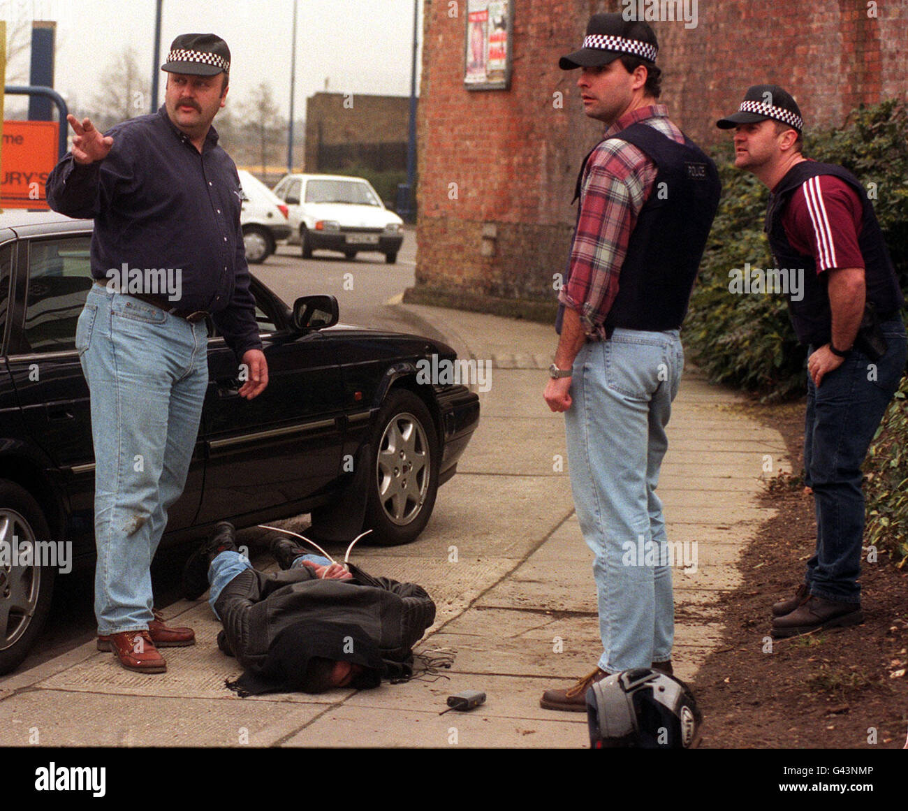 Police raid Fulham Stock Photo - Alamy