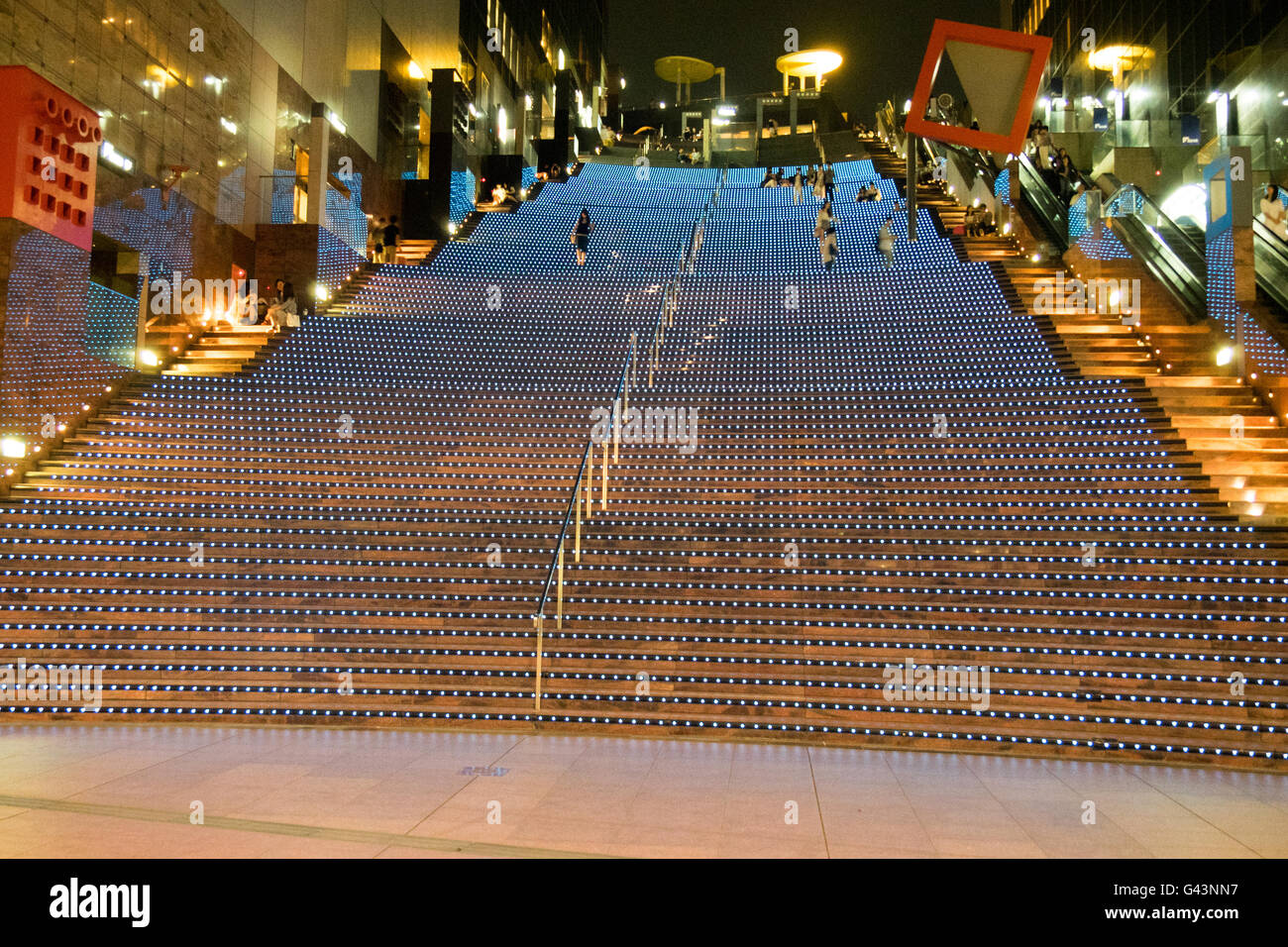 Stairs at train station hi-res stock photography and images - Alamy