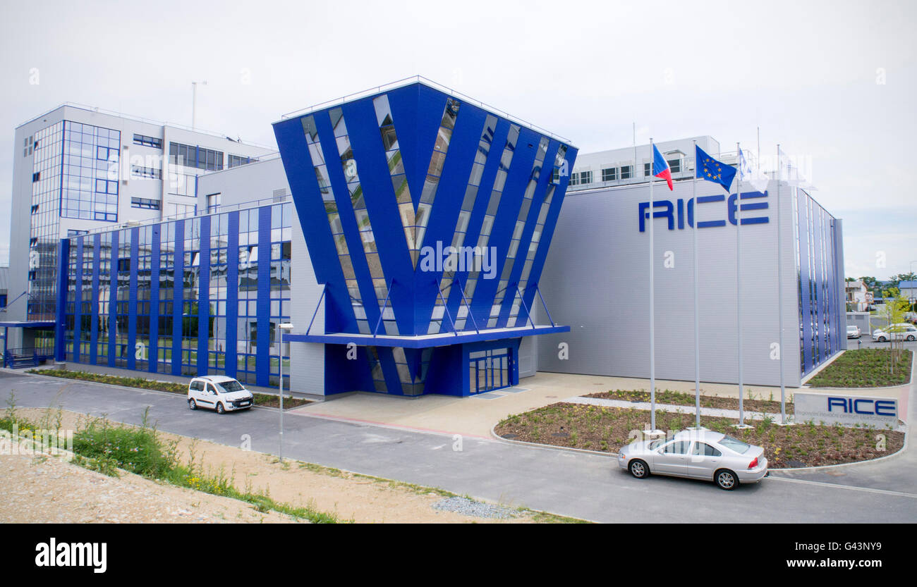 Engineering innovation centre hi-res stock photography and images - Alamy
