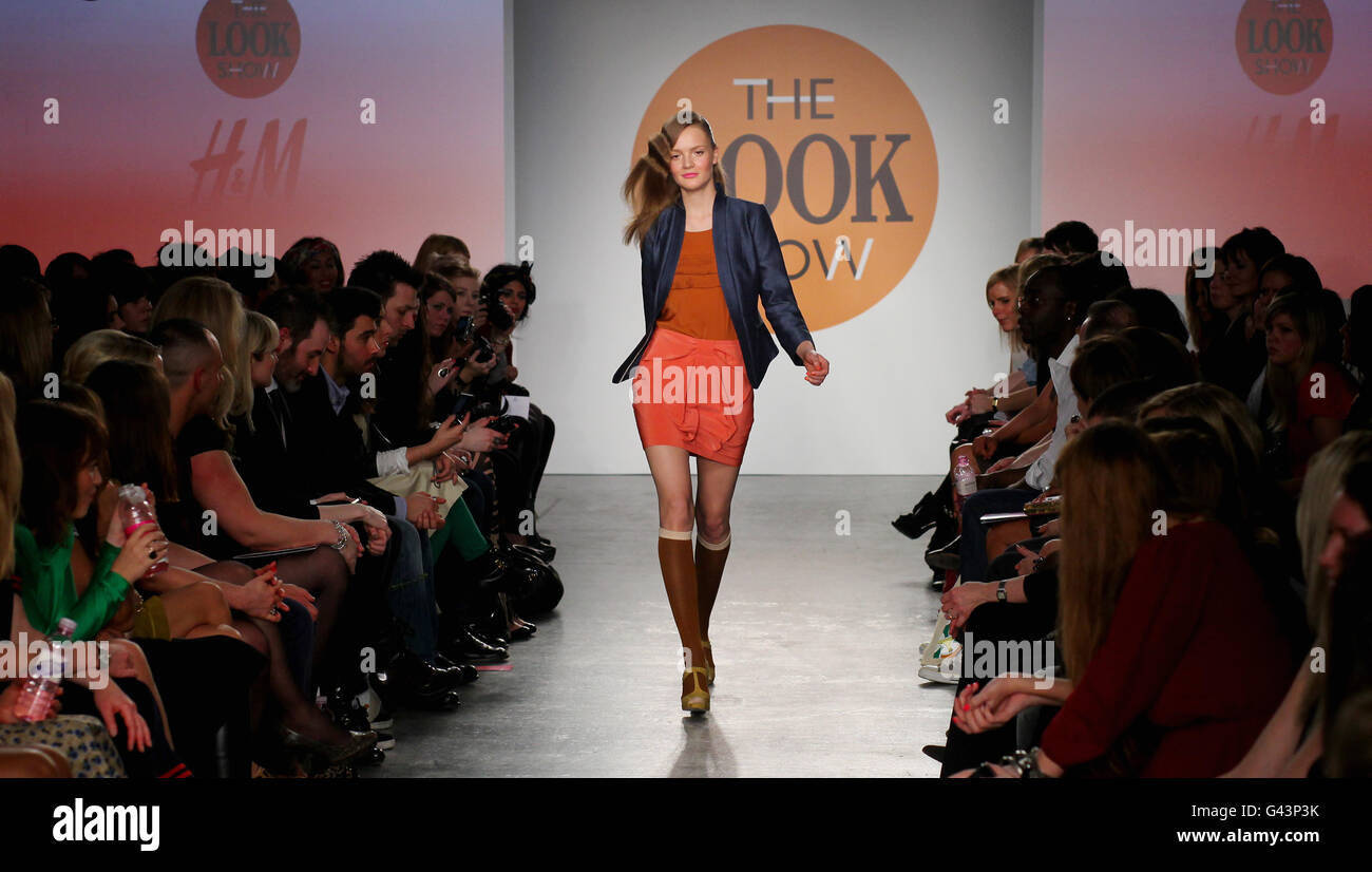 Full length runway mangms hi-res stock photography and images - Alamy
