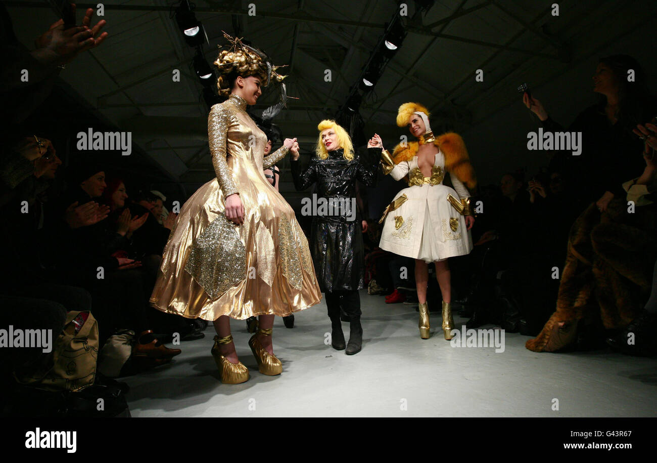 Pam Hogg Catwalk London Fashion Week Stock Photo Alamy