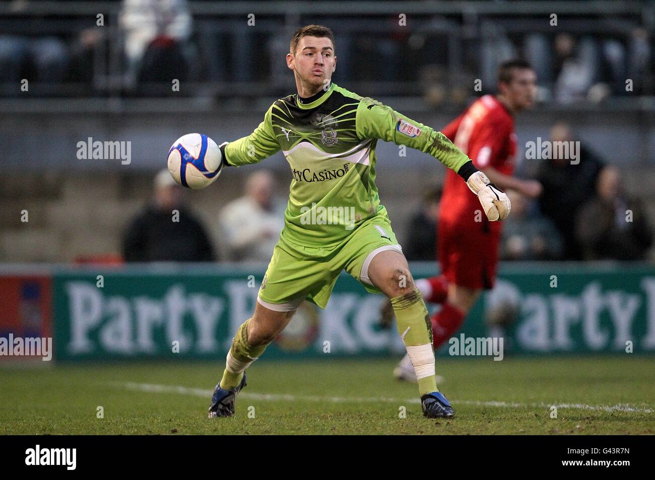 Leyton orient goalkeeper hi-res stock photography and images - Alamy