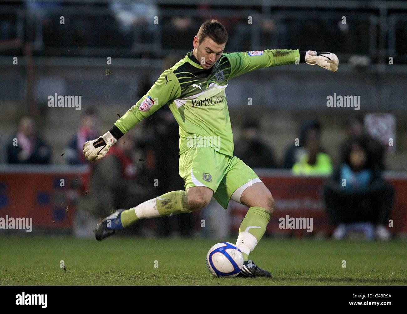 Leyton orient goalkeeper hi-res stock photography and images - Alamy