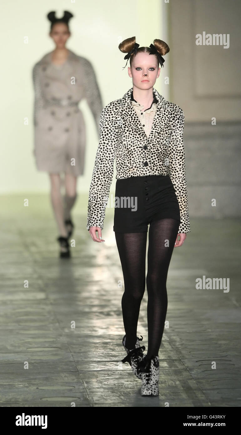 Unique catwalk hi-res stock photography and images - Alamy