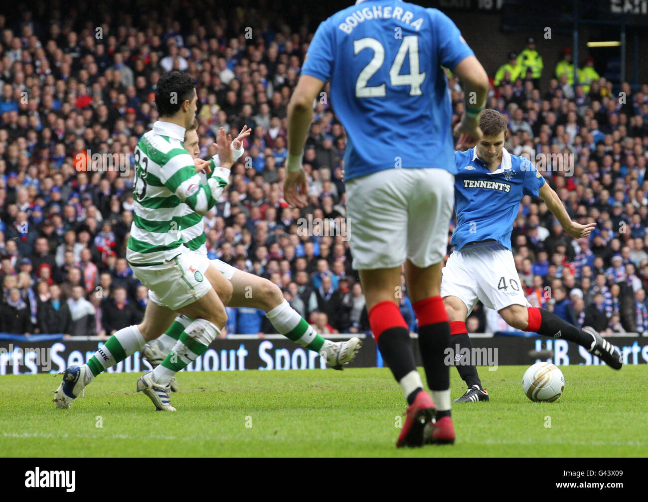 Soccer celtic full length scoring mangpa hi-res stock photography and ...