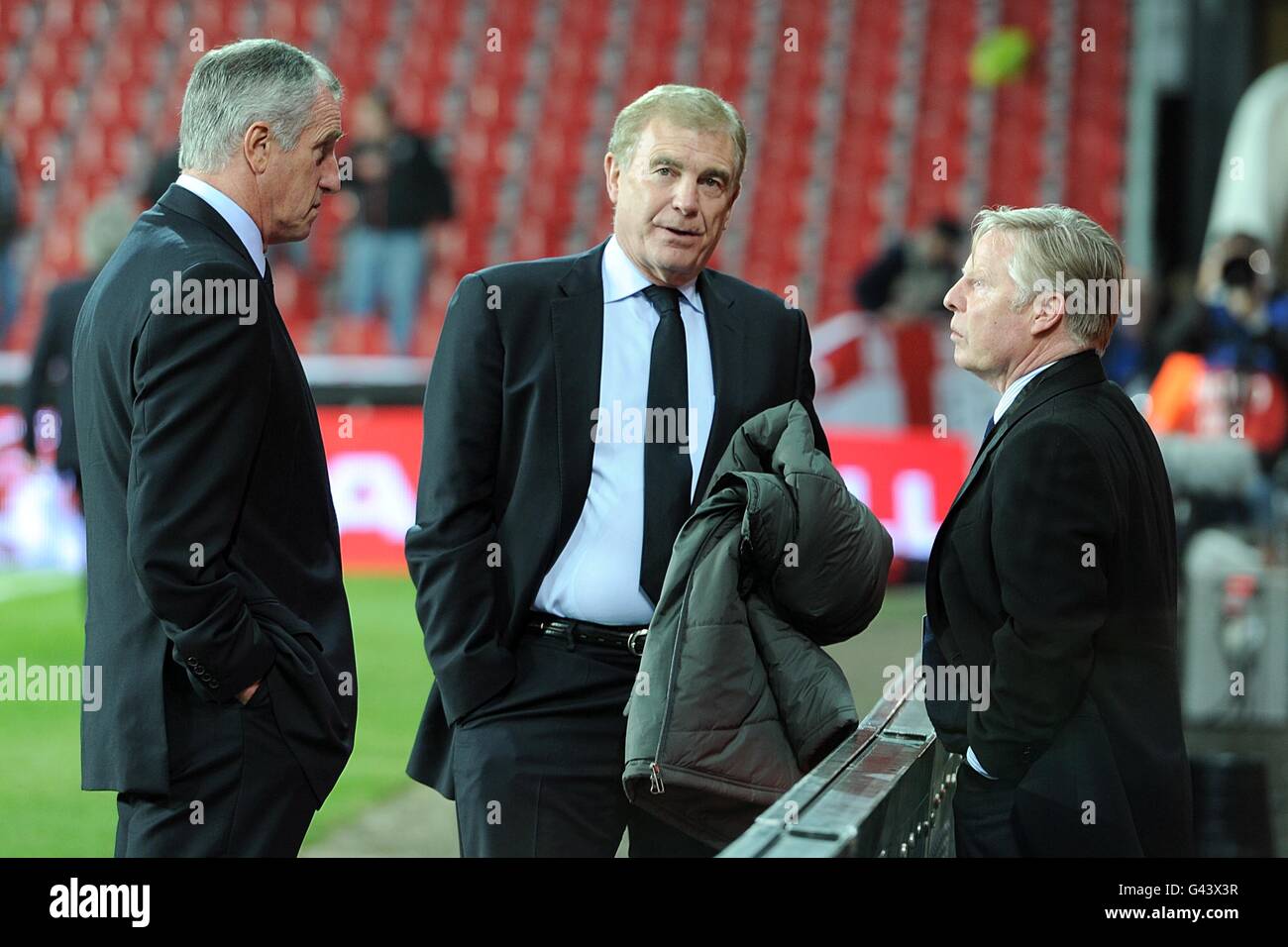 Liverpool assistant manager Sammy Lee with FA director Trevor Brooking ...