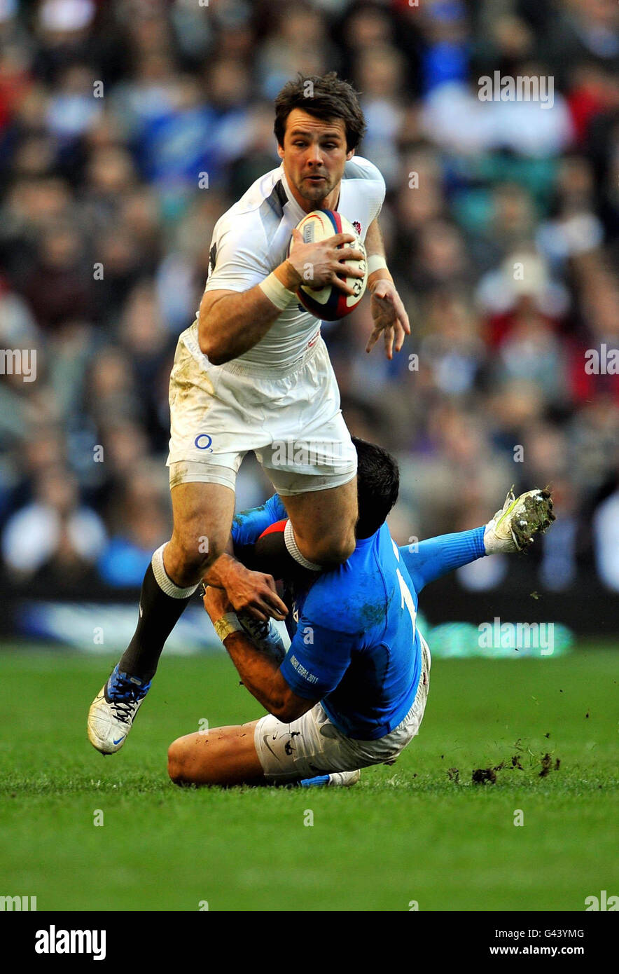 Rugbyu england full length tackling mangms hi-res stock photography and ...